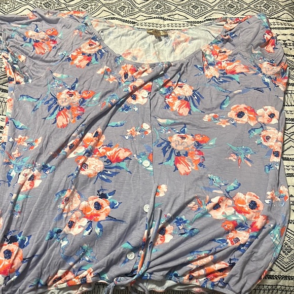 Lavish | Tops | Lavish Top X | Poshmark